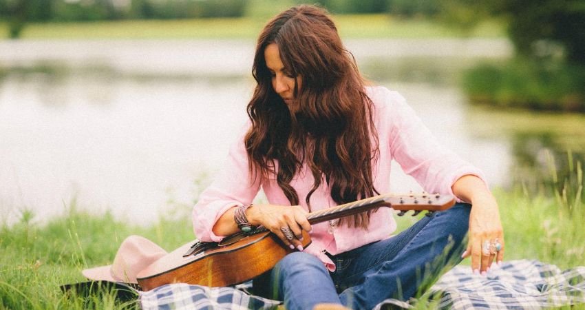 Mim Grey and her band